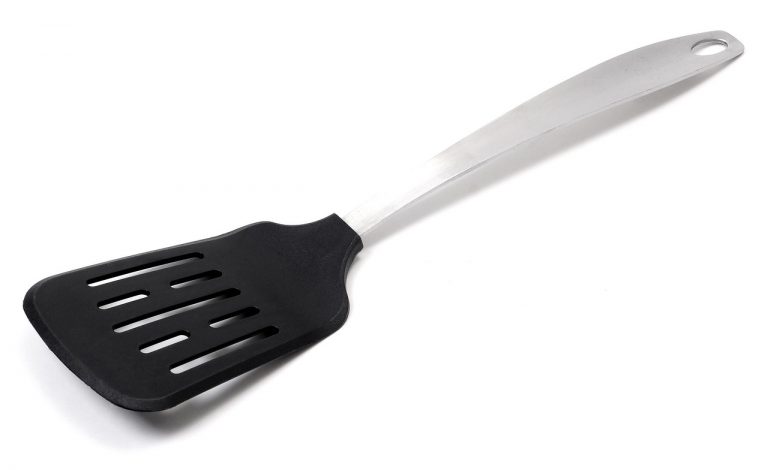 Fish Slices vs Spatulas: Which One Is Right For You? - Substitute Ninja