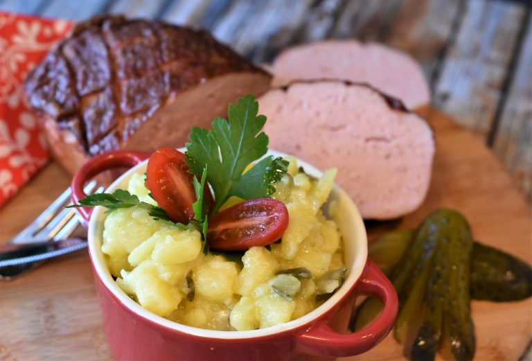 Spam vs Meatloaf: Which One is the Best? - Substitute Ninja